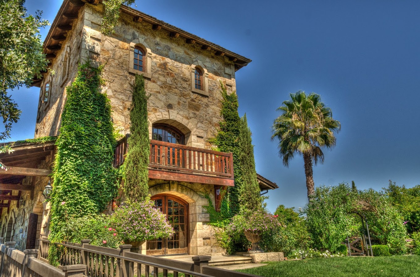 10 Must-Visit Napa Valley Wineries